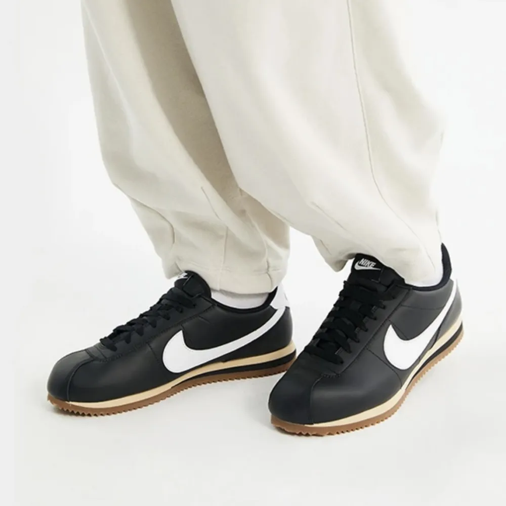 나이키 코르테즈 레더 블랙 화이트 세서미 브라운 남녀공용 | 크로켓