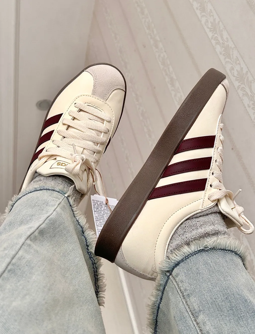 [항공특송] 아디다스 네오 VI Court Classic 남녀공용 베이지레드 JH5062 | 상품 상세 | 크로켓