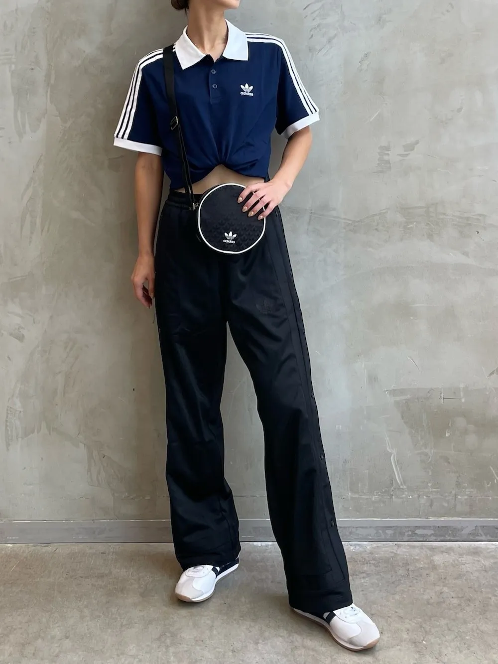 아디다스 트레포일 모노그램 자카드 라운드 원형 백 미니 크로스백 숄더백 IT7388 | 상품 상세 | 크로켓