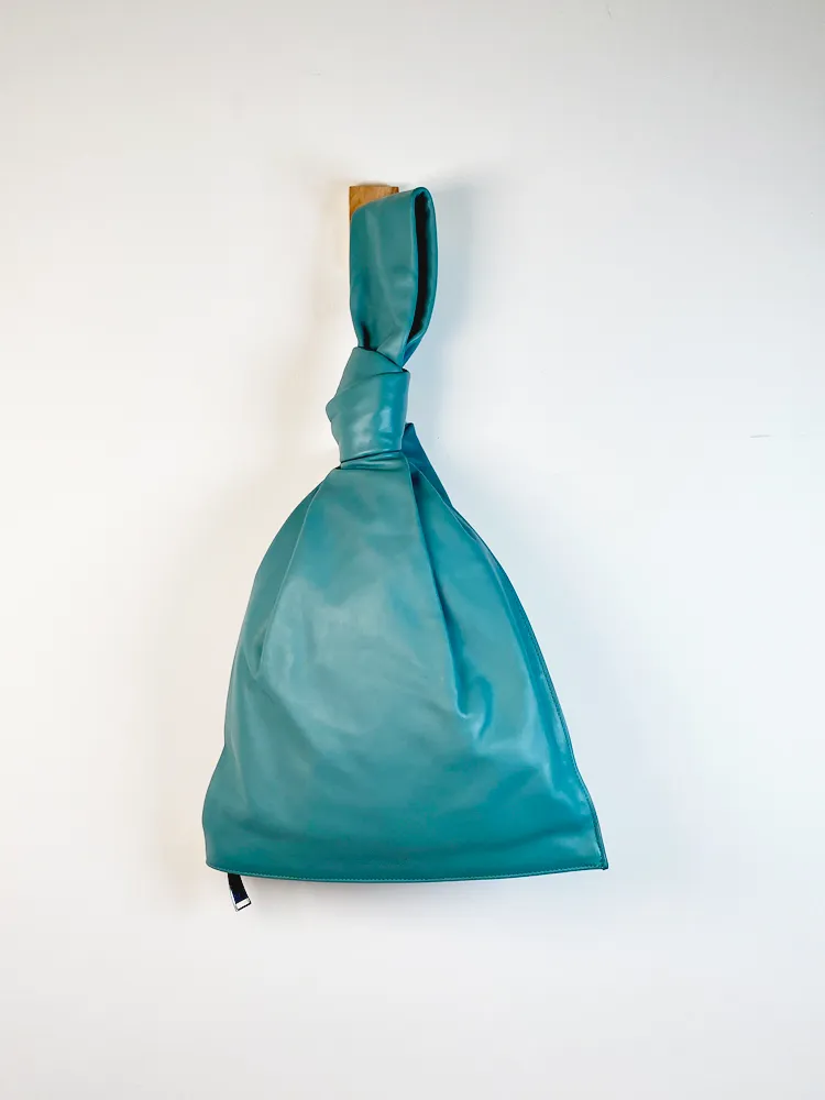 [명품 클리어런스] 보테가베네타 비텔로 나파 트위스트백 LINOLEUM 607964 VCP40 3612 | 상품 상세 | 크로켓