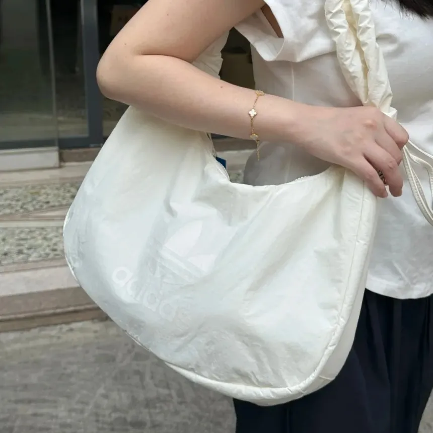 아디다스 셔링 숄더백 보부상 곱창 가방 크로스백 화이트 레귤러 JX9242 | 크로켓