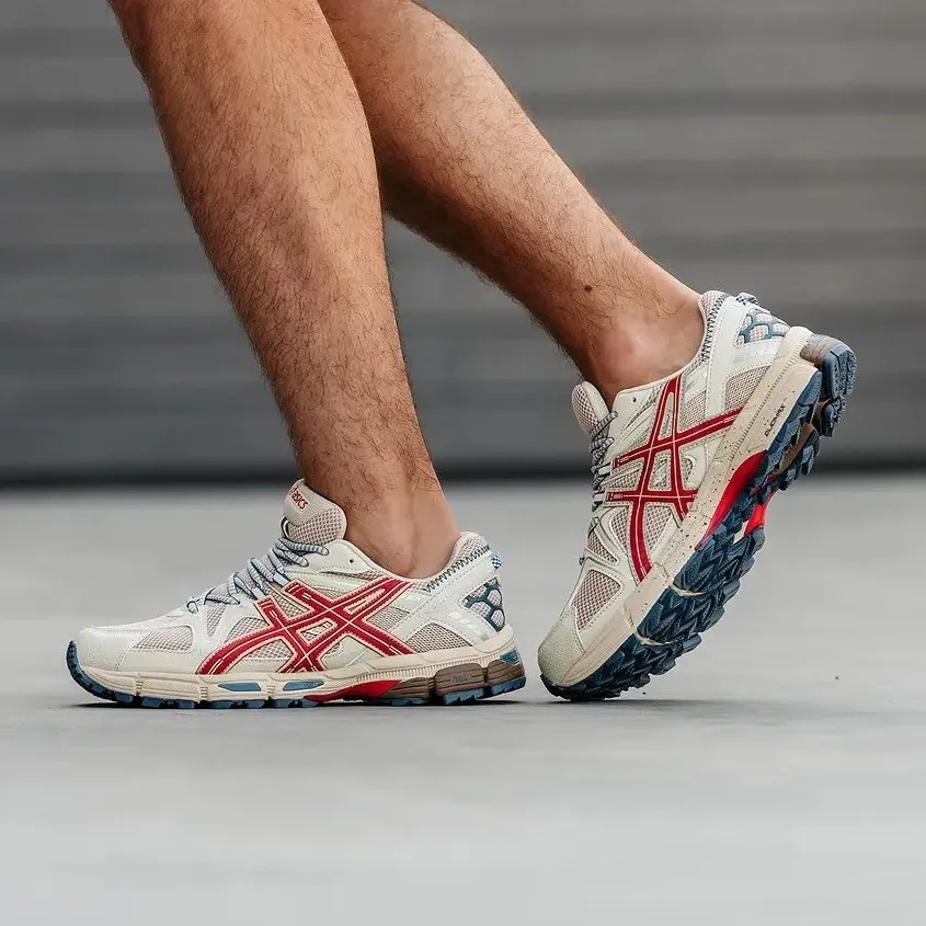 아식스 젤 카하나 8 라이트 브라운 레드 1011B109-200 | 크로켓