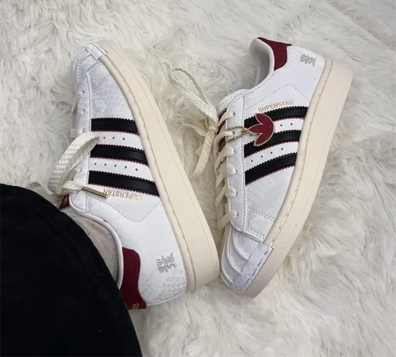 아디다스 오리지널 슈퍼스타 이어 오브 더 스네이크 뱀의 해 JR8036 | 상품 상세 | 크로켓