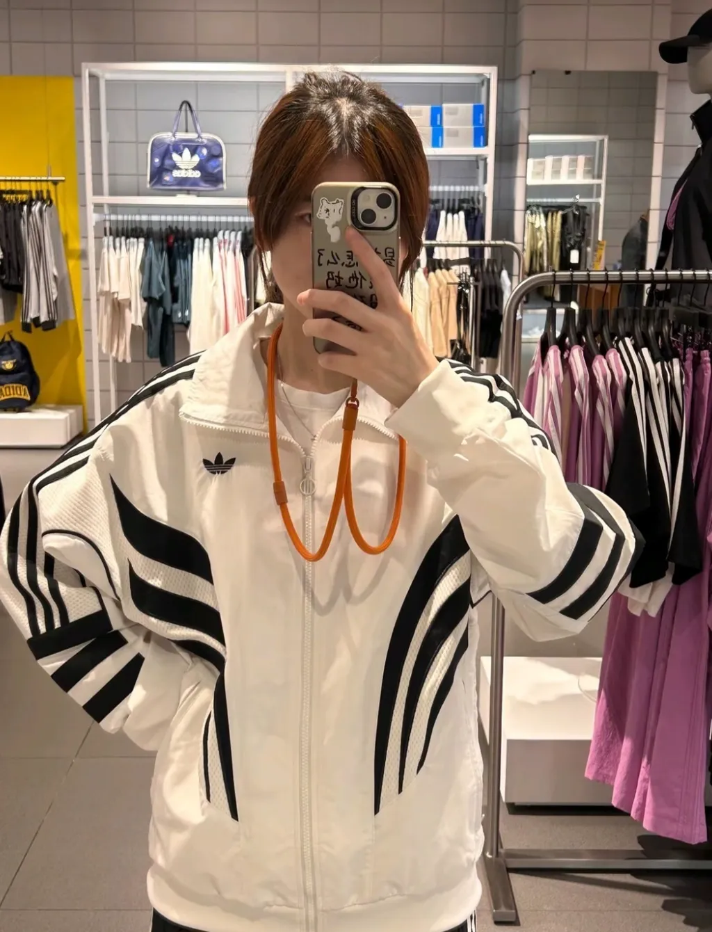 아디다스 애틀랜타 Q3 트랙 탑 바람막이 자켓 공용 화이트 블랙 IX6724 | 크로켓