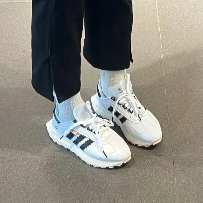 아디다스 오리지널스 레트로피 E5 로우 화이트 블랙 IG3502 | 크로켓