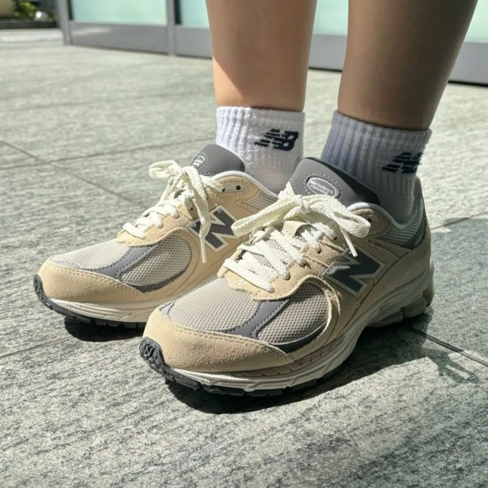 뉴발란스 2002 스니커즈 라이트 베이지 M2002RFA | 크로켓