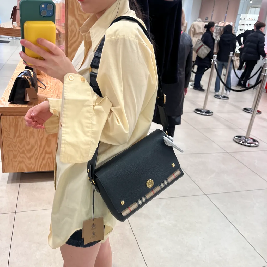 버버리 빈티지 체크 노트 레더 크로스백 / 80211101 | 상품 상세 | 크로켓