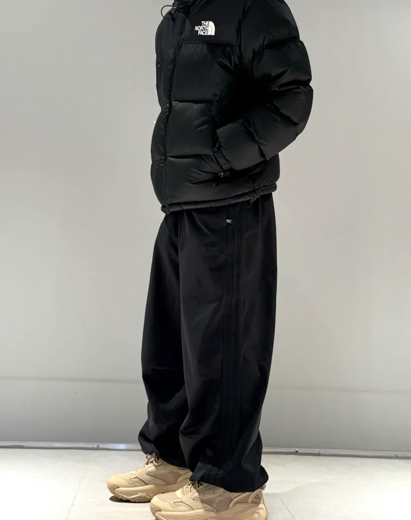 아디다스 오리지널 파라슈트 트랙 와이드 트레이닝 팬츠 블랙 IY2075 | 크로켓