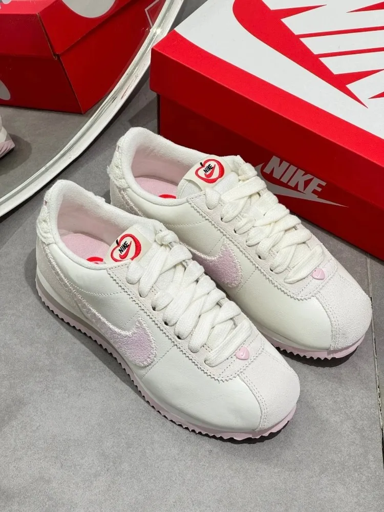 나이키 코르테즈 발렌타인데이 2025 에디션 HV6012-161 | 크로켓