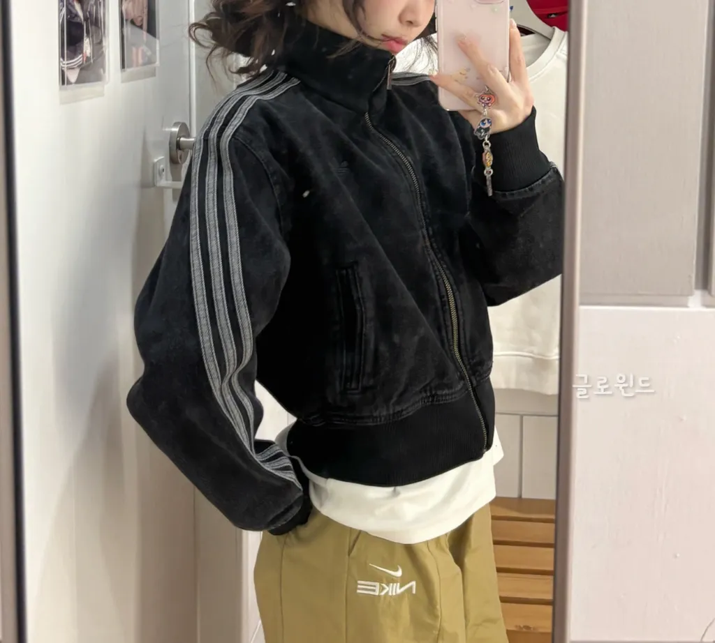 [빠른 출고] 아디다스 오리지널 여성 데님 트랙탑 트레이닝 져지 청자켓 흑청 JD3110 | 상품 상세 | 크로켓