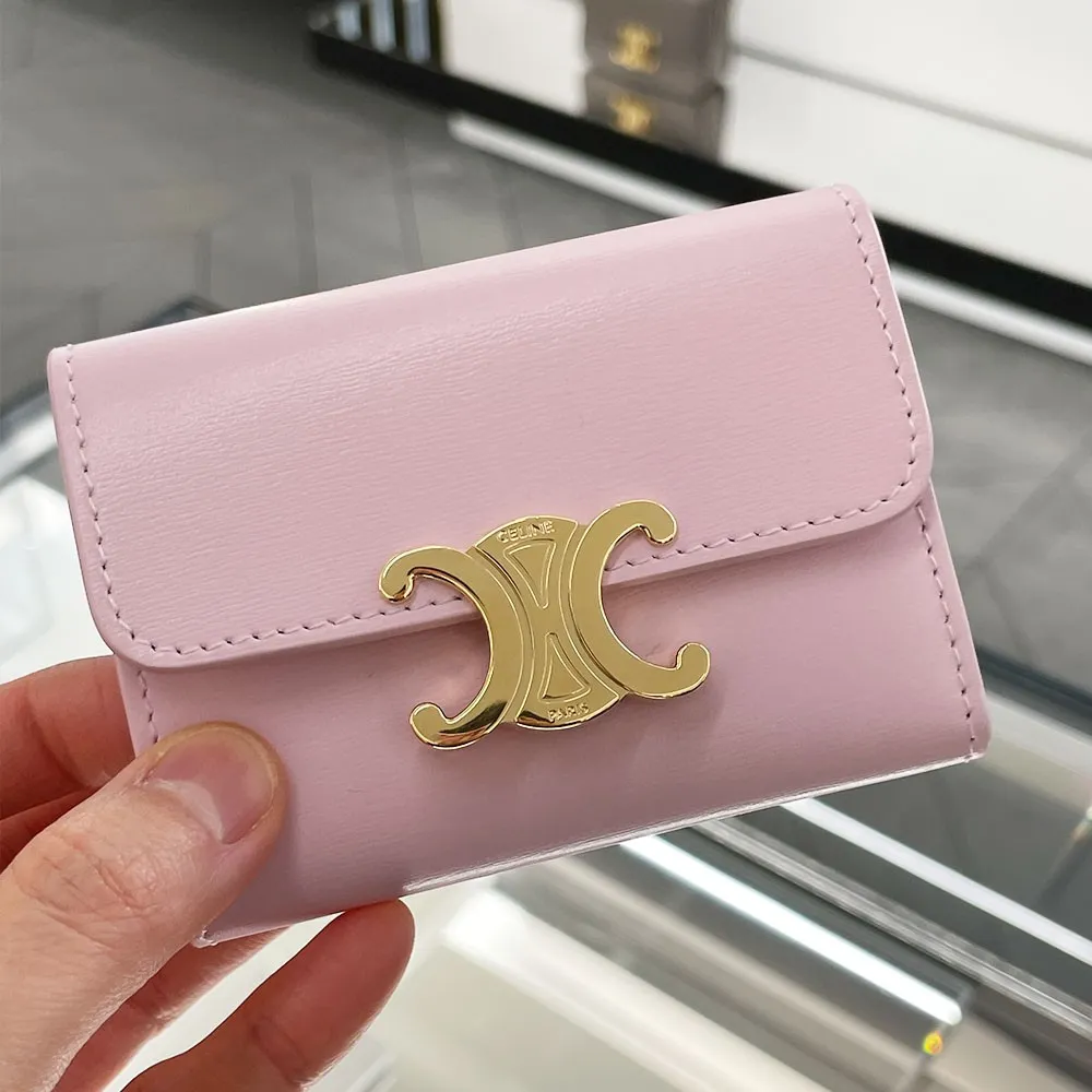 셀린느 트리오페 카프스킨 컴팩트 반지갑 파스텔핑크 10I653DPV.24PP | 상품 상세 | 크로켓