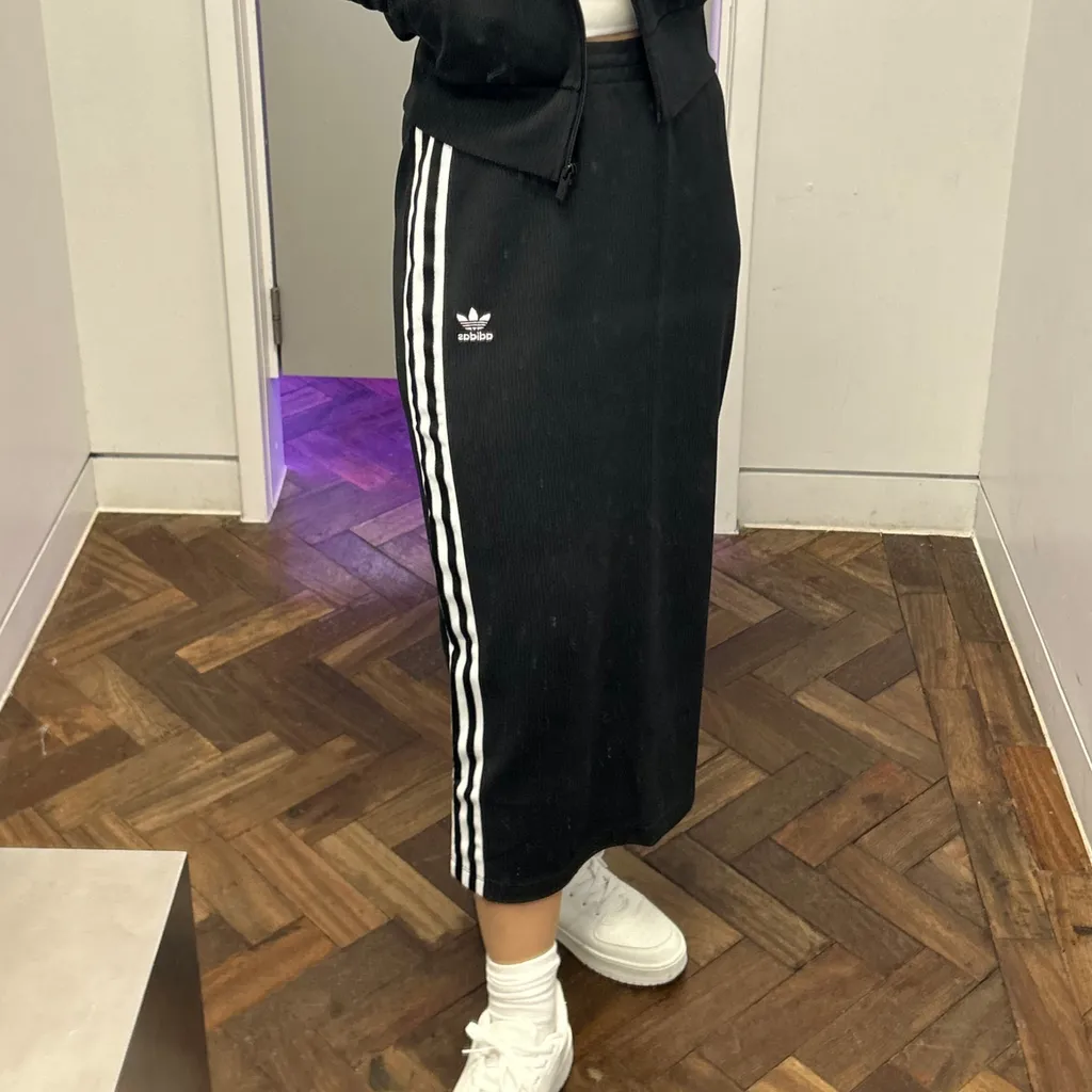 [47% 할인] 아디다스 우먼스 오리지널 니트 롱 스커트 블랙 IY7279 | 상품 상세 | 크로켓