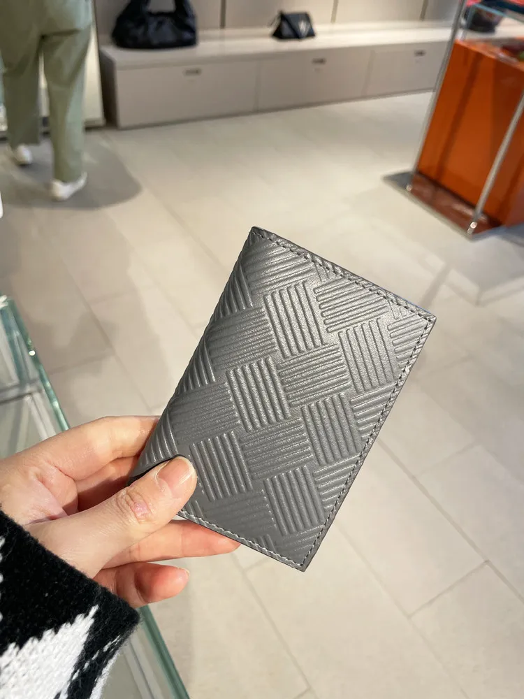 [무료배송] 보테가베네타 인트레치아토 DEBOSSED 바이폴드 카드지갑 THUNDER 592619 V0SQ1 1242 | 상품 ...