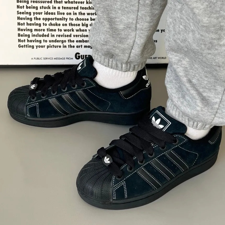 아디다스 슈퍼스타 2 코어 스웨이드 블랙 JH5470 | 크로켓