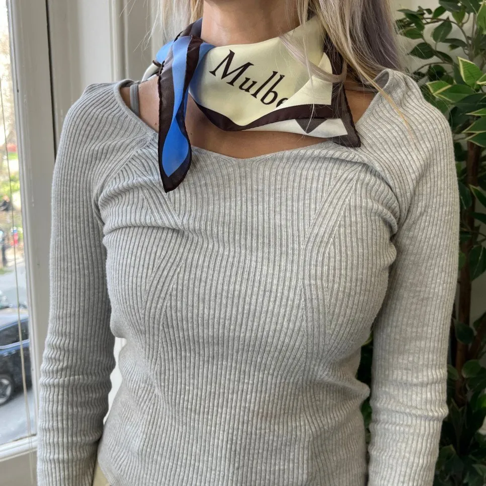 아울렛 멀버리 스퀘어 실크 트윌리 스카프 / VS4664 Q689 | 상품 상세 | 크로켓