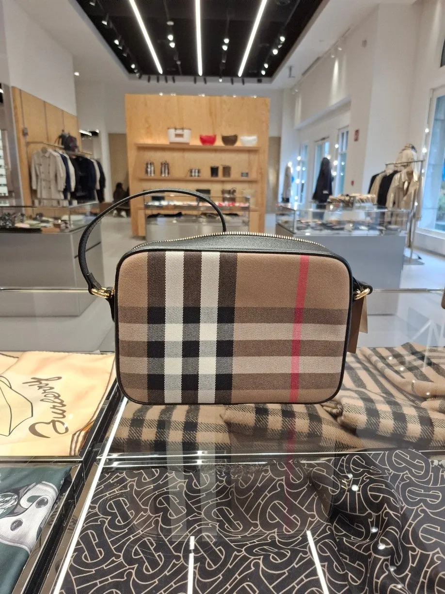 버버리 체크 레더 카메라 크로스백 / 80840271 / 관부가세포함 | 크로켓