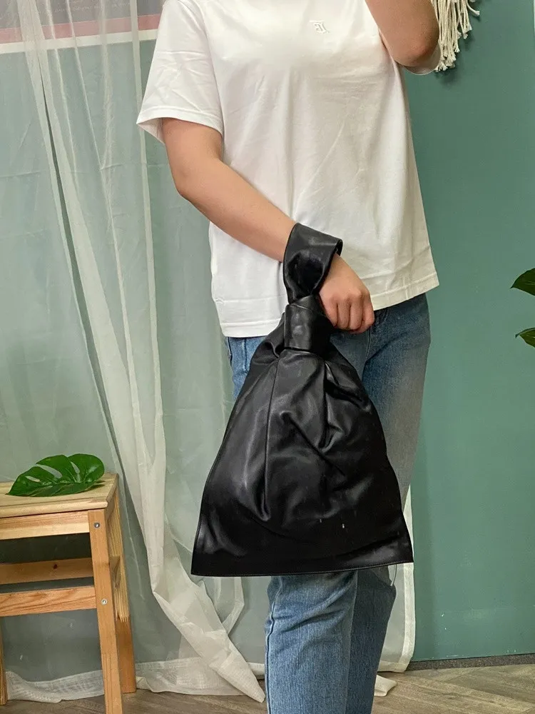 [관부과세포함/무료배송] 보테가베네타 비텔로 나파 트위스트백 BLACK SILVER 607964 VC940 1229 | 크로켓