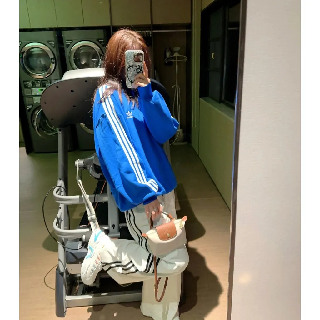 아디다스 삼선 기모 플리스 맨투맨 남녀공용 블루 IZ2479 | 상품 상세 | 크로켓