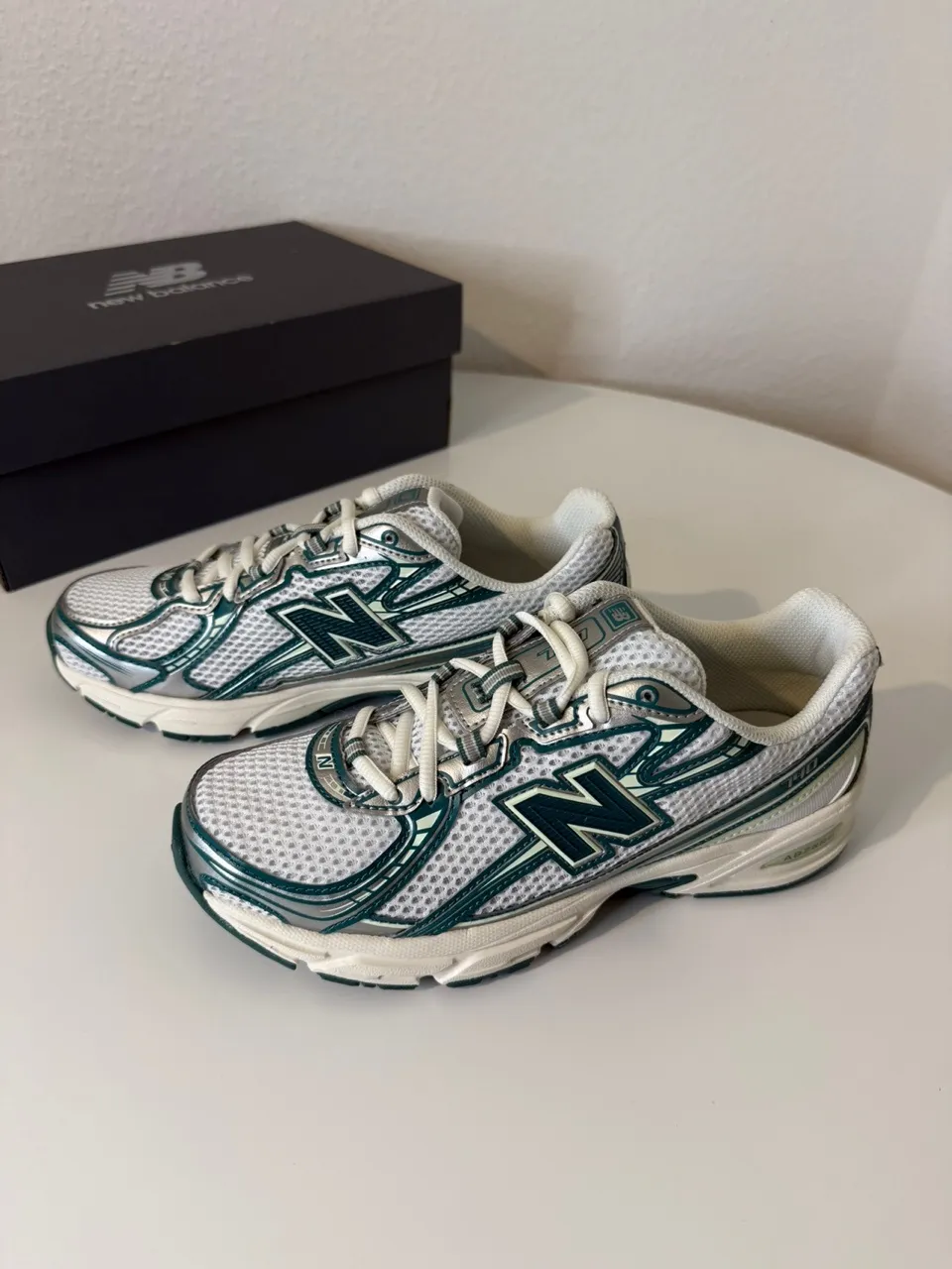 뉴발란스 NEW BALANCE 740 U740GR2 화이트 그린 | 상품 상세 | 크로켓