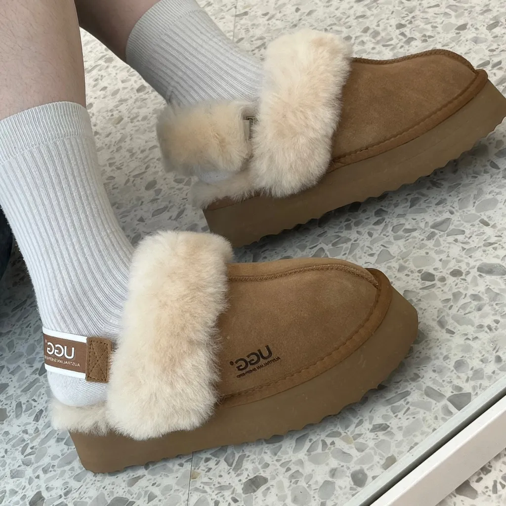 UGG 호주 에버어그 무사 플랫폼 슬리퍼 로고 울 밴딩 탈부착 스트랩 AS2077 | 상품 상세 | 크로켓