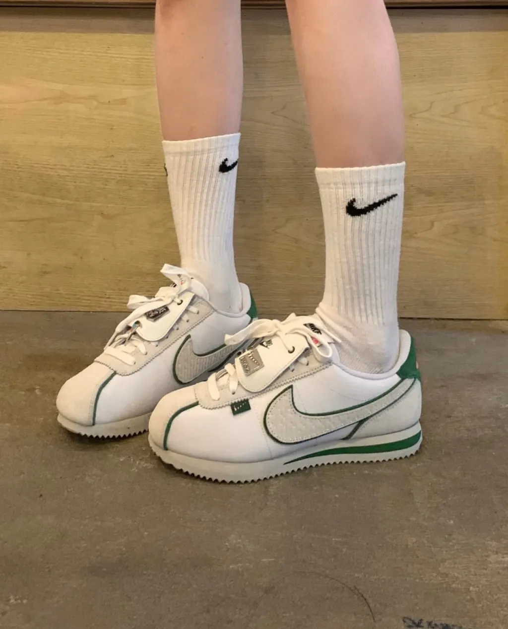 Nike 나이키 Cortez 코르테즈 올 페탈 유나이티드 화이트 퍼 FQ0259-110 | 크로켓