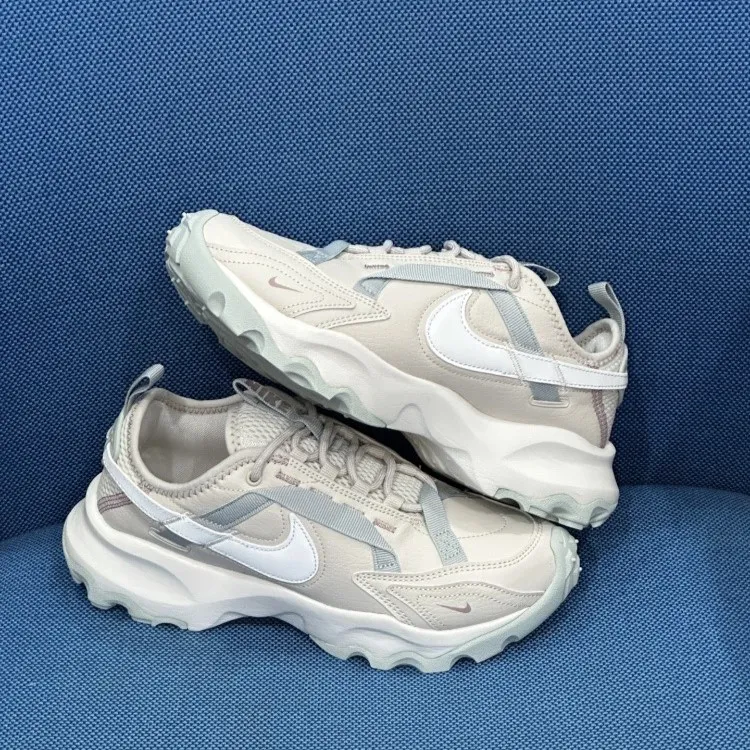 나이키 TC 7900 로우 베이지 멀티 우먼스 DD9682-102 | 크로켓