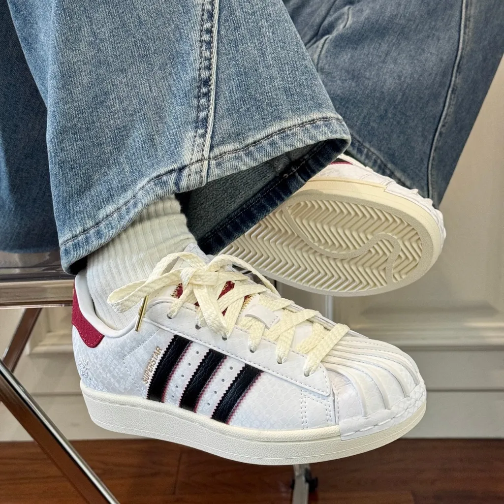 아디다스 슈퍼스타 남녀공용 뱀의해 화이트 블랙 레드 JR8036 | 상품 상세 | 크로켓