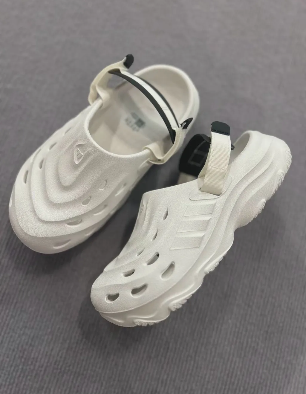 아디다스 MAXXCLOG 맥스클로그 화이트 샌들 JH9845 | 상품 상세 | 크로켓