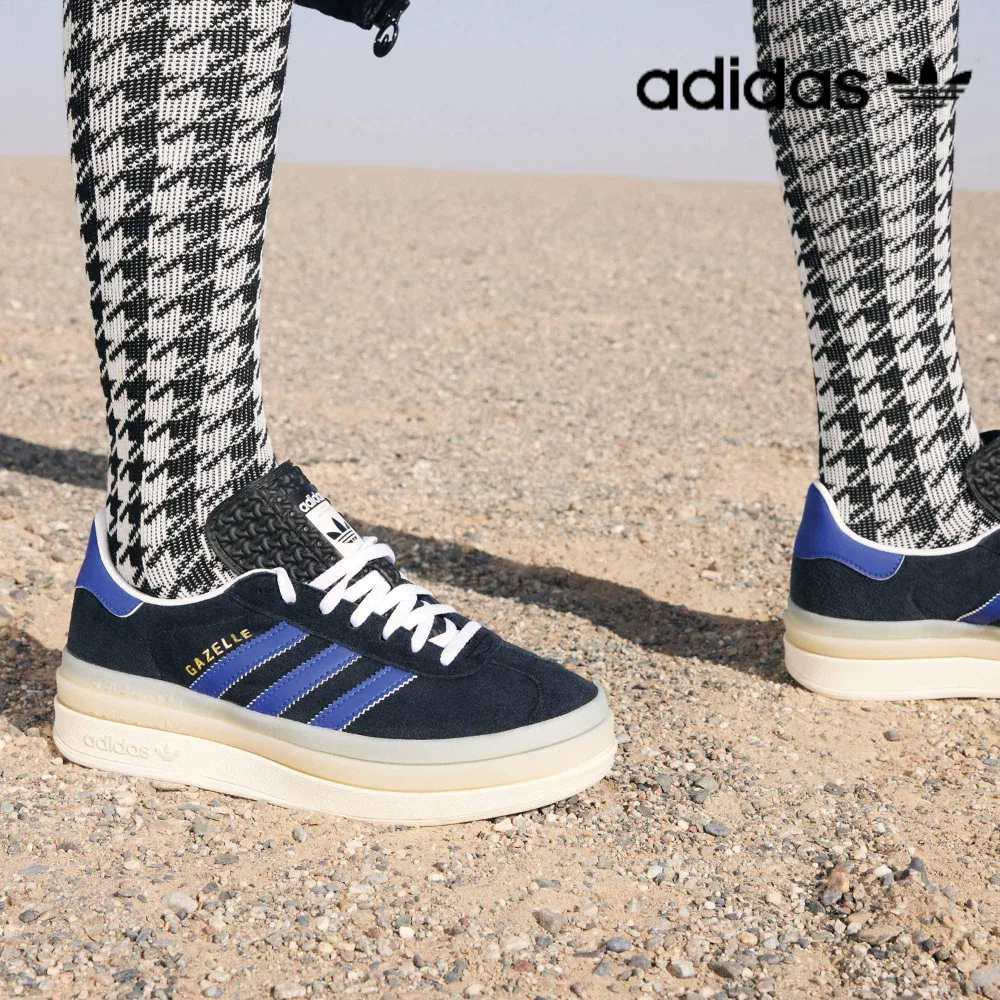 아디다스 우먼스 가젤 볼드 블랙 루시드 블루 HQ4408 | 크로켓