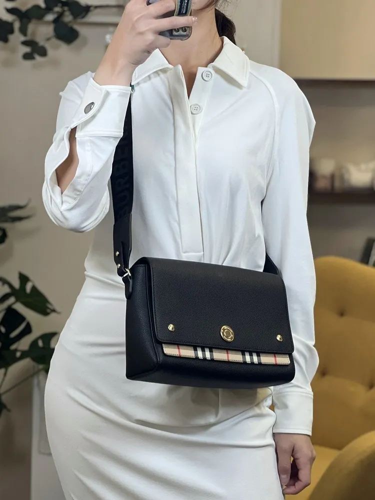 [관부과세포함/무료배송] 버버리 미디움 HACKBERRY 노트 크로스백 BLACK 80211101 | 상품 상세 | 크로켓