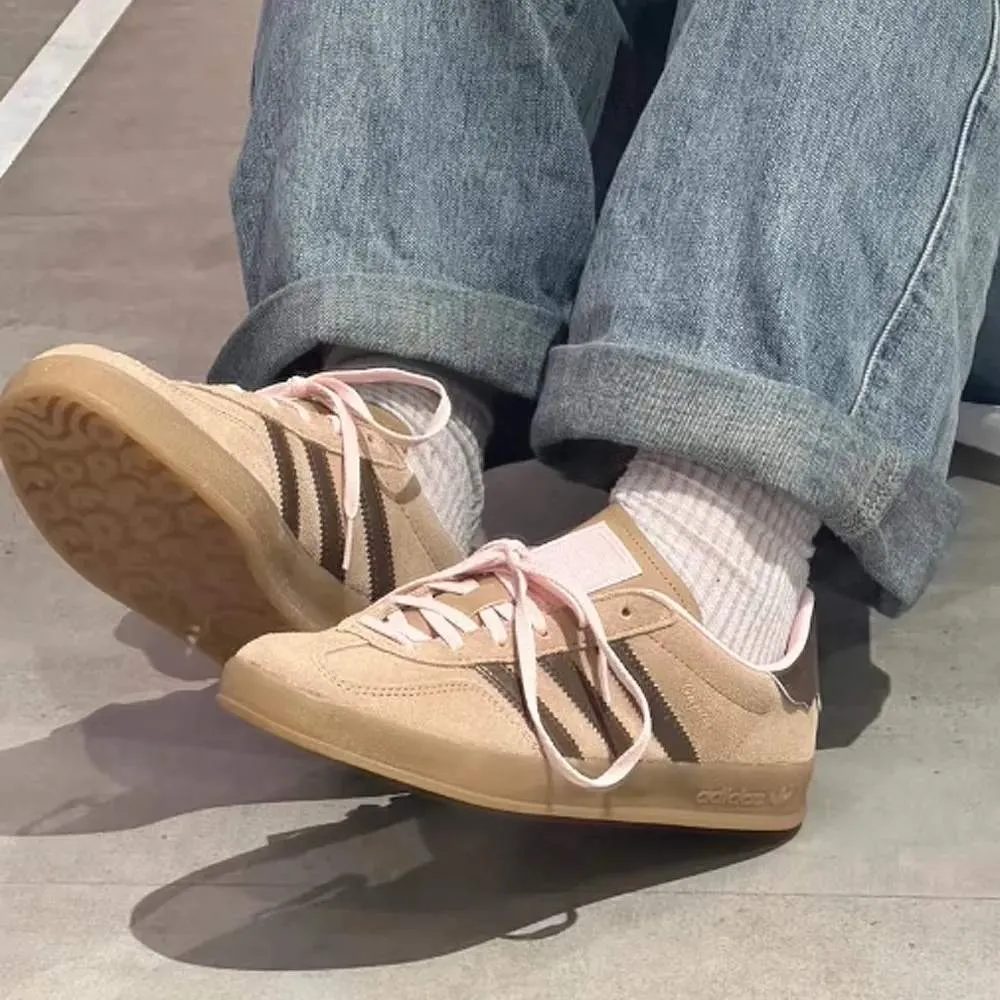 [무료배송] 아디다스 가젤 인도어 브라운 핑크 검 운동화 JR8028 | 상품 상세 | 크로켓