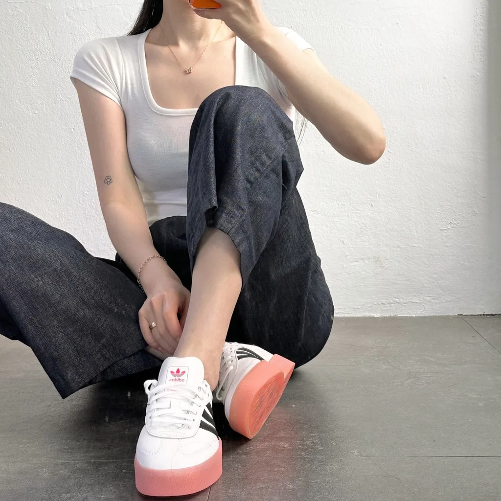 아디다스 우먼스 삼바로즈 발렌타인 핑크 화이트 블랙 EF4965 | 크로켓