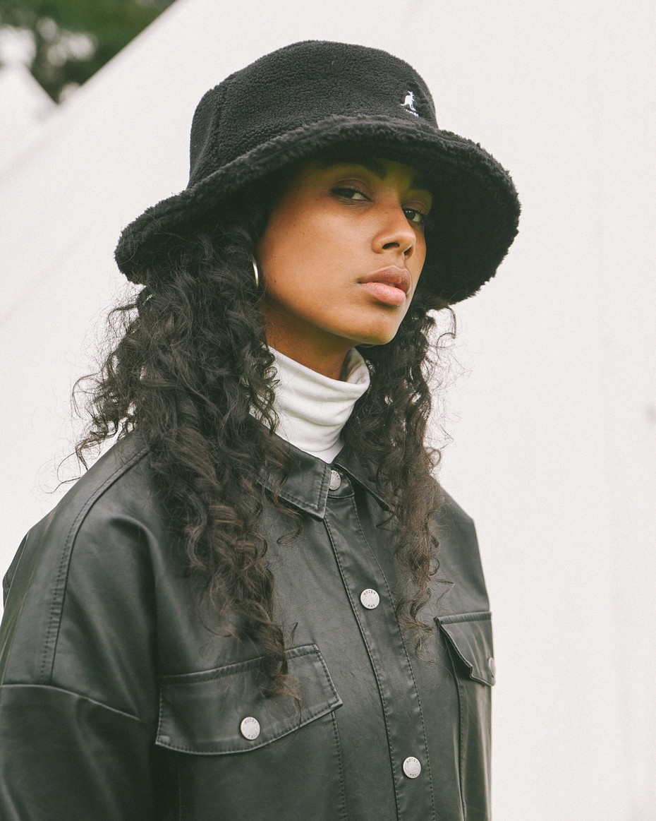 캉골 플러시 랩 버킷햇 블랙 K4381 | 상품 상세 | 크로켓