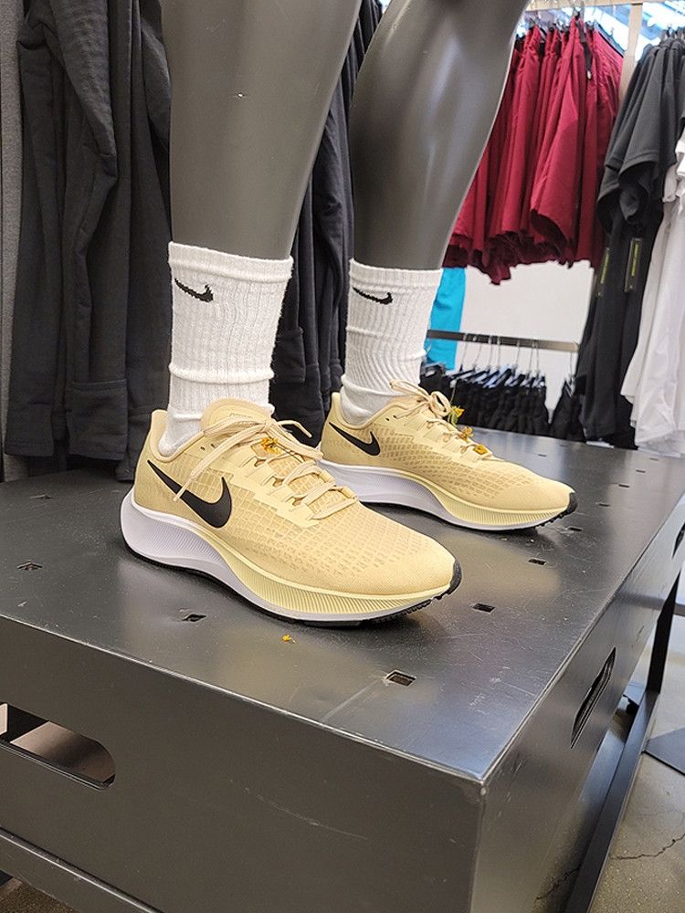 나이키 에어 줌 PEGASUS 37TB 베가스 골드 남성 스니커즈 런닝화 | 크로켓