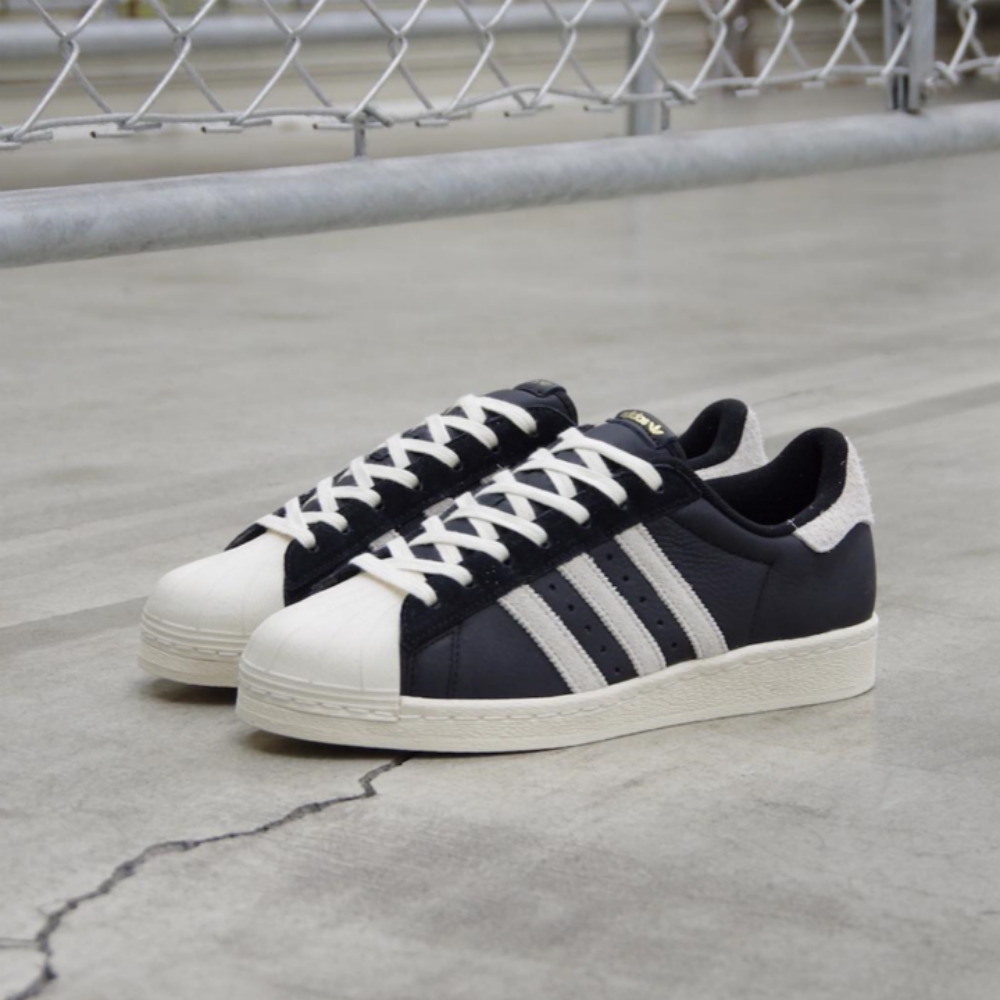 아디다스 슈퍼스타 82 코어 블랙 크림 화이트 GY3428 ADIDAS SUPERSTAR 82 | 상품 상세 | 크로켓